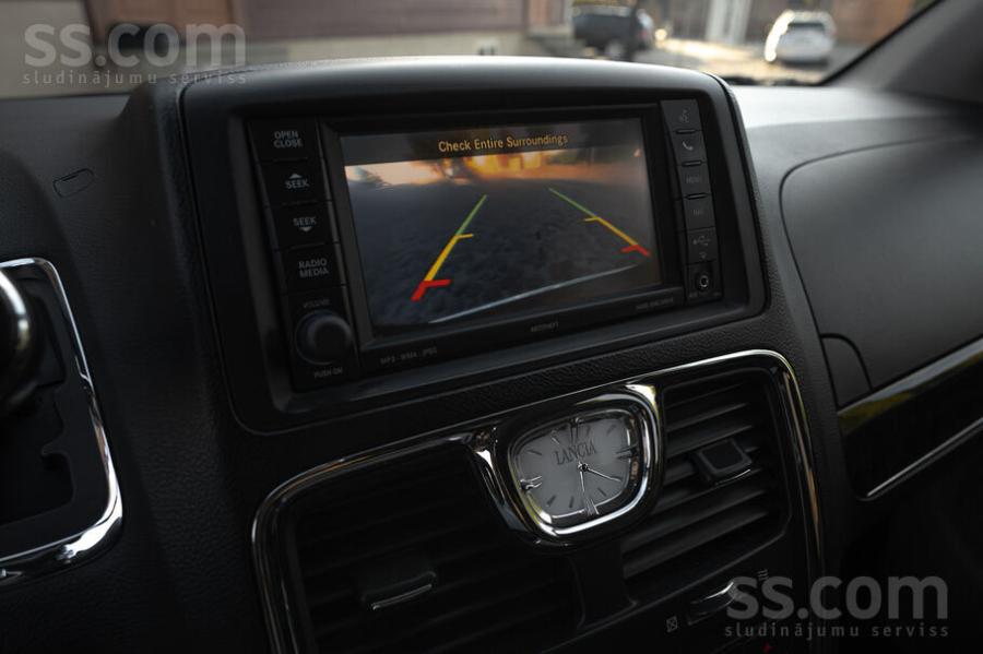 Black Lancia Voyager 2012 in Jelgava, with an engine capacity of 2.80 L and mileage of 256 thousand km for 9100 €, photo 26 on AUTOMOTO.COM.LV