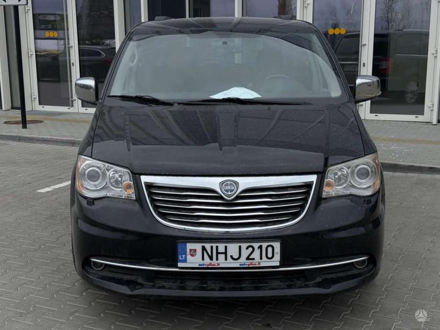 Melns Lancia Voyager 2012 Viļņa, ar dzinēja tilpumu 2.78 L un nobraukumu 229 tūkst. km par 5100 €, foto 3 vietnē AUTOMOTO.COM.LV