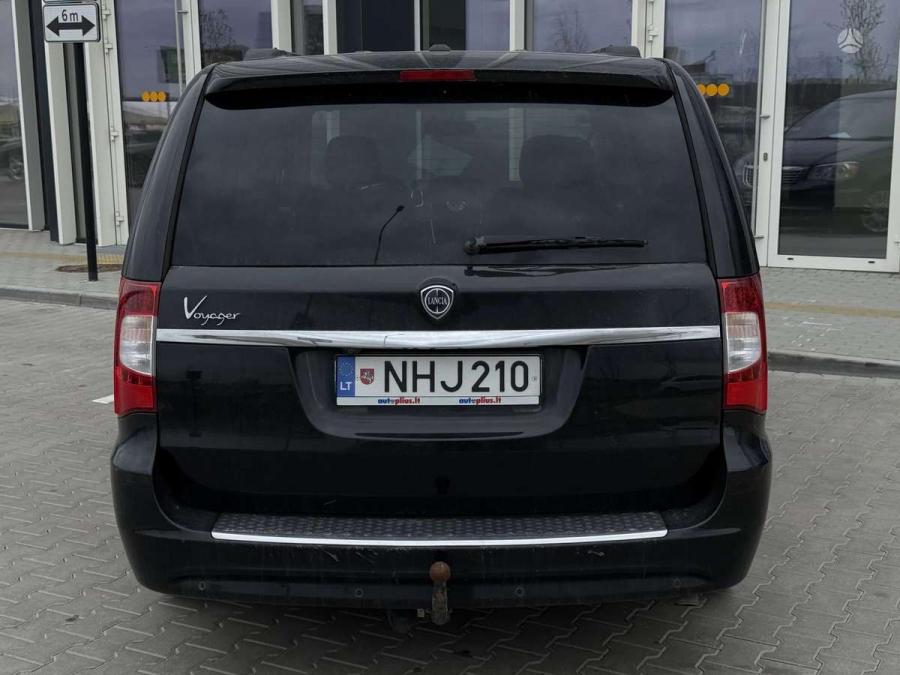 Melns Lancia Voyager 2012 Viļņa, ar dzinēja tilpumu 2.78 L un nobraukumu 229 tūkst. km par 5100 €, foto 6 vietnē AUTOMOTO.COM.LV
