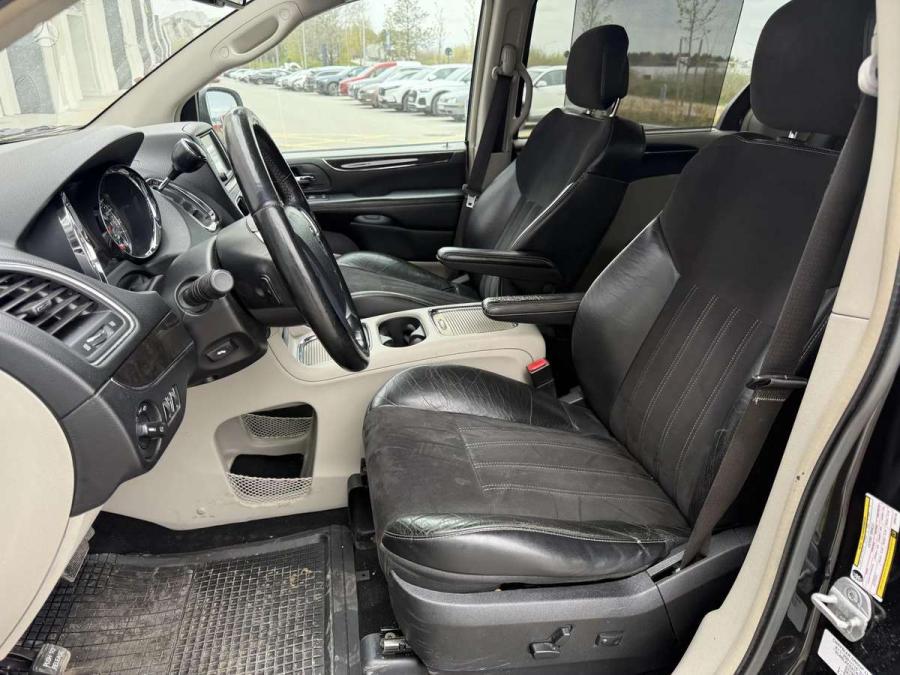 Melns Lancia Voyager 2012 Viļņa, ar dzinēja tilpumu 2.78 L un nobraukumu 229 tūkst. km par 5100 €, foto 8 vietnē AUTOMOTO.COM.LV