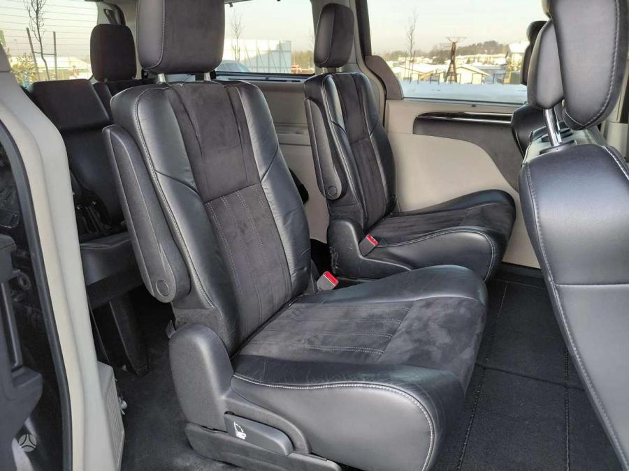 Melns Lancia Voyager 2012 Viļņa, ar dzinēja tilpumu 2.78 L un nobraukumu 229 tūkst. km par 5100 €, foto 10 vietnē AUTOMOTO.COM.LV