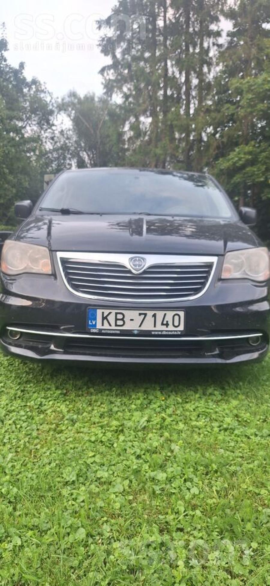 Melns Lancia Voyager 2012 Rīga, ar dzinēja tilpumu 2.80 L un nobraukumu 433 tūkst. km par 5900 €, foto 1 vietnē AUTOMOTO.COM.LV