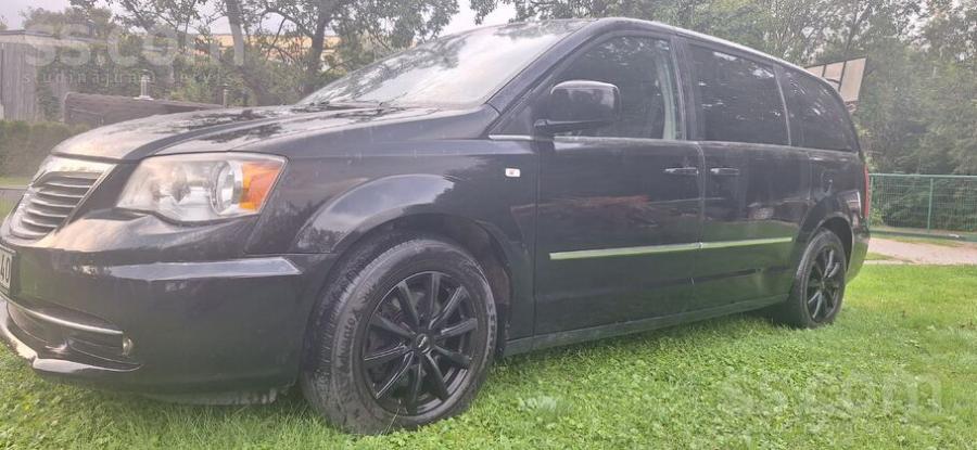 Melns Lancia Voyager 2012 Rīga, ar dzinēja tilpumu 2.80 L un nobraukumu 433 tūkst. km par 5900 €, foto 3 vietnē AUTOMOTO.COM.LV