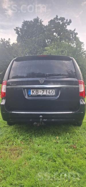 Melns Lancia Voyager 2012 Rīga, ar dzinēja tilpumu 2.80 L un nobraukumu 433 tūkst. km par 5900 €, foto 5 vietnē AUTOMOTO.COM.LV