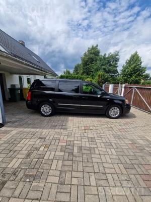 Black Lancia Voyager 2012 in Jelgava, with an engine capacity of 2.80 L and mileage of 297 thousand km for 8000 €, photo  on AUTOMOTO.COM.LV