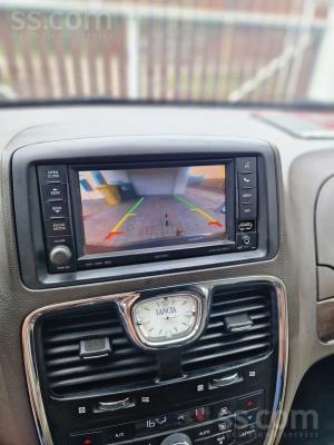 Black Lancia Voyager 2012 in Jelgava, with an engine capacity of 2.80 L and mileage of 297 thousand km for 8000 €, photo 22 on AUTOMOTO.COM.LV