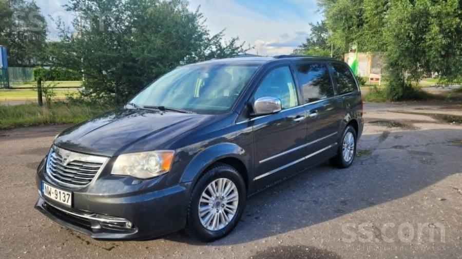 Melns Lancia Voyager 2012 Liepāja, ar dzinēja tilpumu 2.80 L un nobraukumu 304 tūkst. km par 5500 €, foto 2 vietnē AUTOMOTO.COM.LV