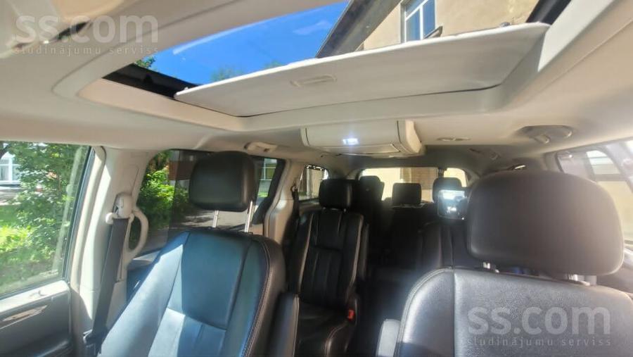 Melns Lancia Voyager 2012 Liepāja, ar dzinēja tilpumu 2.80 L un nobraukumu 304 tūkst. km par 5500 €, foto 4 vietnē AUTOMOTO.COM.LV