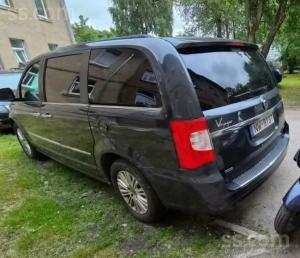 Melns Lancia Voyager 2012 Liepāja, ar dzinēja tilpumu 2.80 L un nobraukumu 304 tūkst. km par 5500 €, foto 5 vietnē AUTOMOTO.COM.LV