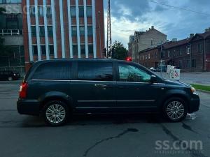Melns Lancia Voyager 2012 Rīga, ar dzinēja tilpumu 2.80 L un nobraukumu 356 tūkst. km par 6500 €, foto 6 vietnē AUTOMOTO.COM.LV