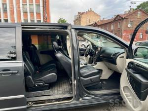 Melns Lancia Voyager 2012 Rīga, ar dzinēja tilpumu 2.80 L un nobraukumu 356 tūkst. km par 6500 €, foto 15 vietnē AUTOMOTO.COM.LV