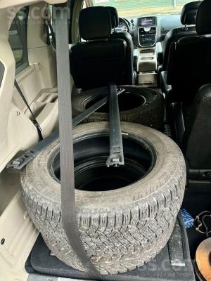 Melns Lancia Voyager 2012 Rīga, ar dzinēja tilpumu 2.80 L un nobraukumu 356 tūkst. km par 6500 €, foto 17 vietnē AUTOMOTO.COM.LV
