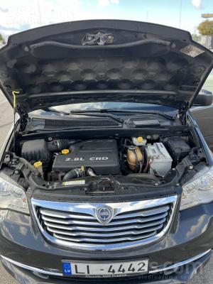 Black Lancia Voyager 2012 in Riga, with an engine capacity of 2.80 L and mileage of 240 thousand km for 4700 €, photo 8 on AUTOMOTO.COM.LV