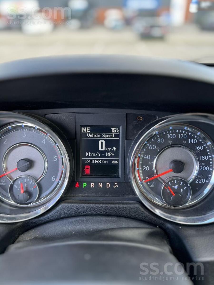 Black Lancia Voyager 2012 in Riga, with an engine capacity of 2.80 L and mileage of 240 thousand km for 4700 €, photo 9 on AUTOMOTO.COM.LV