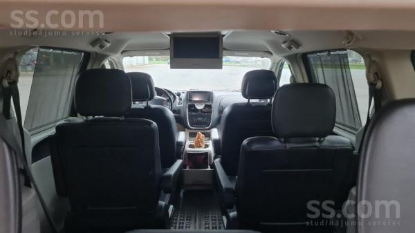 Melns Lancia Voyager 2012 Jēkabpils, ar dzinēja tilpumu 2.80 L un nobraukumu 357 tūkst. km par 6300 €, foto 10 vietnē AUTOMOTO.COM.LV