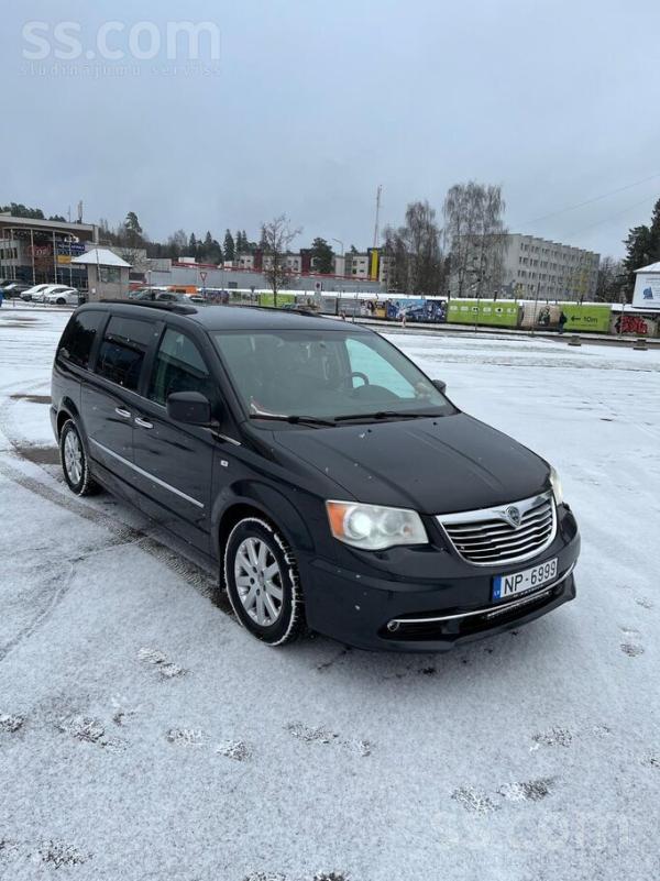 Lancia Voyager 2012 Ogre vietnÄ Melns Lancia Voyager 2012 Ogre, ar dzinÄja tilpumu 2.80 L un nobraukumu 304 tÅ«kst. km par 4500 ā¬, foto 5 vietnÄ AUTOMOTO.COM.LV