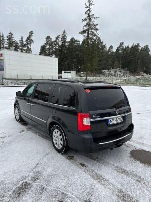 Melns Lancia Voyager 2012 Ogre, ar dzinēja tilpumu 2.80 L un nobraukumu 304 tūkst. km par 4500 €, foto 7 vietnē AUTOMOTO.COM.LV