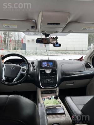 Melns Lancia Voyager 2012 Ogre, ar dzinēja tilpumu 2.80 L un nobraukumu 304 tūkst. km par 4500 €, foto 11 vietnē AUTOMOTO.COM.LV