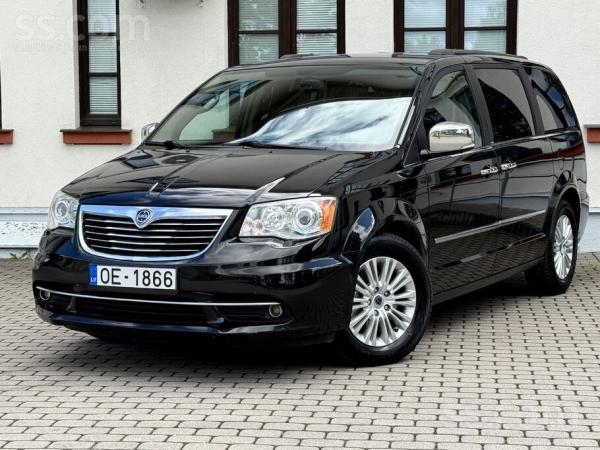 Melns Lancia Voyager 2013 Jelgava, ar dzinēja tilpumu 2.80 L un nobraukumu 195 tūkst. km par 7950 €, foto 9 vietnē AUTOMOTO.COM.LV