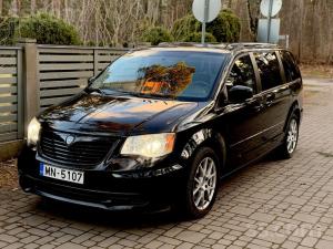 Black Lancia Voyager 2013 in Jurmala, with an engine capacity of 2.80 L and mileage of 317 thousand km for 7250 €, photo  on AUTOMOTO.COM.LV