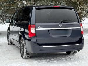 Melns Lancia Voyager 2013 Panevēža, ar dzinēja tilpumu 2.78 L un nobraukumu 198 tūkst. km par 6900 €, foto 4 vietnē AUTOMOTO.COM.LV