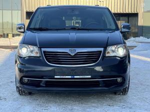 Black Lancia Voyager 2013 in Siauliai, with an engine capacity of 2.80 L and mileage of 144 thousand km for 7250 €, photo 5 on AUTOMOTO.COM.LV