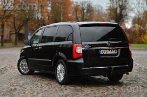 Melns Lancia Voyager 2013 Rīga, ar dzinēja tilpumu 2.80 L un nobraukumu 241 tūkst. km par 9500 €, foto 4 vietnē AUTOMOTO.COM.LV