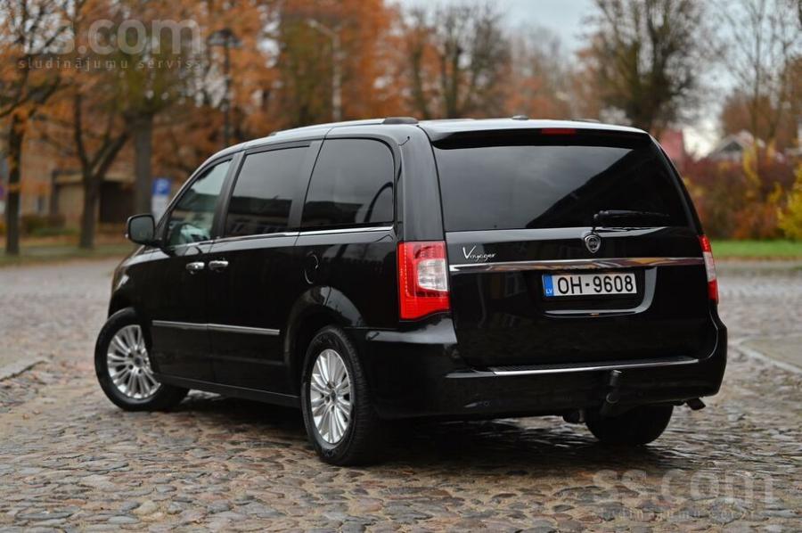 Melns Lancia Voyager 2013 Rīga, ar dzinēja tilpumu 2.80 L un nobraukumu 241 tūkst. km par 9500 €, foto 4 vietnē AUTOMOTO.COM.LV