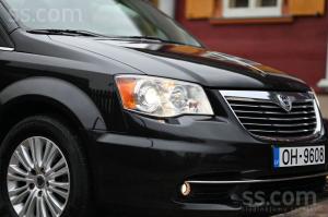 Melns Lancia Voyager 2013 Rīga, ar dzinēja tilpumu 2.80 L un nobraukumu 241 tūkst. km par 9500 €, foto 8 vietnē AUTOMOTO.COM.LV