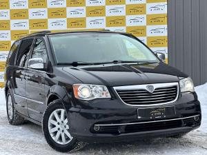 Melns Lancia Voyager 2013 Šauļi, ar dzinēja tilpumu 2.78 L un nobraukumu 289 tūkst. km par 7500 €, foto  vietnē AUTOMOTO.COM.LV