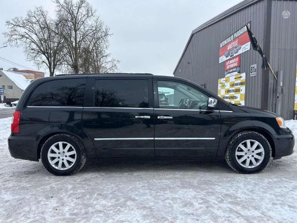Melns Lancia Voyager 2013 Šauļi, ar dzinēja tilpumu 2.78 L un nobraukumu 289 tūkst. km par 7500 €, foto 8 vietnē AUTOMOTO.COM.LV