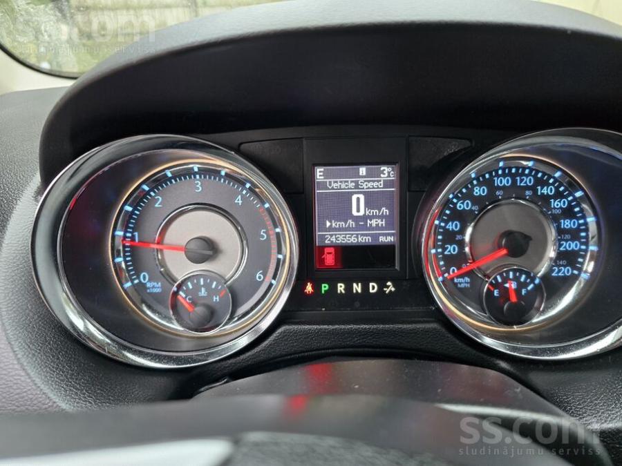 Black Lancia Voyager 2013 in Riga, with an engine capacity of 2.80 L and mileage of 0 thousand km for 8500 €, photo 10 on AUTOMOTO.COM.LV