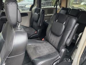 Black Lancia Voyager 2013 in Riga, with an engine capacity of 2.80 L and mileage of 0 thousand km for 8500 €, photo 11 on AUTOMOTO.COM.LV