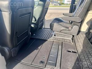 Black Lancia Voyager 2013 in Riga, with an engine capacity of 2.80 L and mileage of 324 thousand km for 5999 €, photo 12 on AUTOMOTO.COM.LV