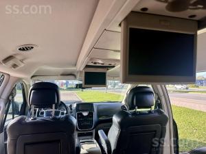 Black Lancia Voyager 2013 in Riga, with an engine capacity of 2.80 L and mileage of 324 thousand km for 5999 €, photo 15 on AUTOMOTO.COM.LV