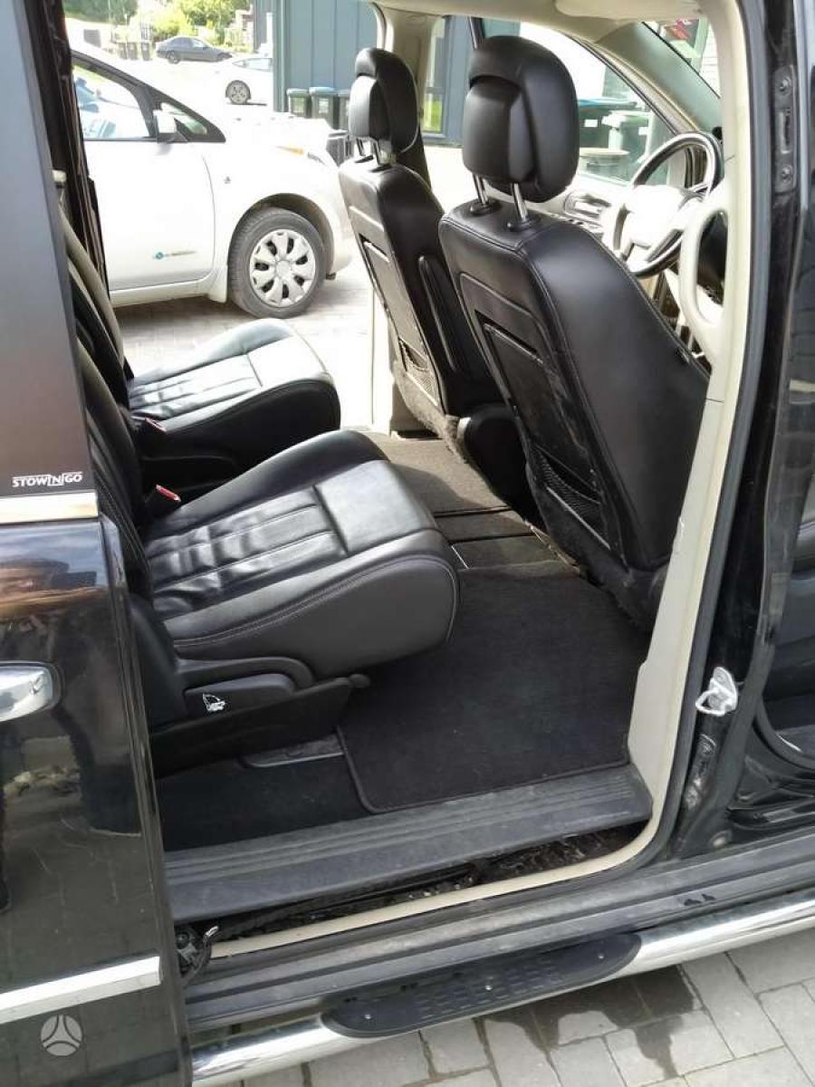 Black Lancia Voyager 2013 in Vilnius, with an engine capacity of 2.80 L and mileage of 196 thousand km for 4790 €, photo 7 on AUTOMOTO.COM.LV
