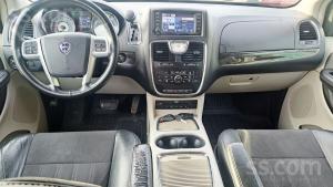 Melns Lancia Voyager 2013 Rīga, ar dzinēja tilpumu 2.80 L un nobraukumu 325 tūkst. km par 6490 €, foto 8 vietnē AUTOMOTO.COM.LV