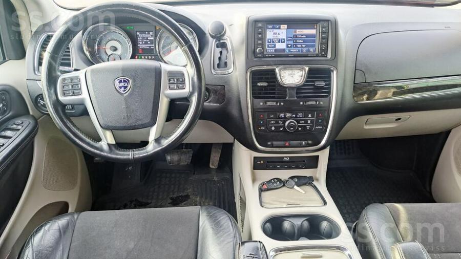 Melns Lancia Voyager 2013 Rīga, ar dzinēja tilpumu 2.80 L un nobraukumu 325 tūkst. km par 6490 €, foto 10 vietnē AUTOMOTO.COM.LV