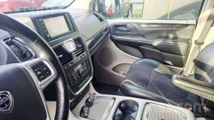 Melns Lancia Voyager 2013 Rīga, ar dzinēja tilpumu 2.80 L un nobraukumu 325 tūkst. km par 6490 €, foto 12 vietnē AUTOMOTO.COM.LV