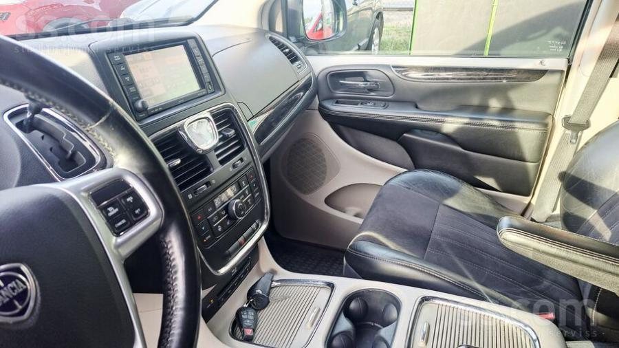 Melns Lancia Voyager 2013 Rīga, ar dzinēja tilpumu 2.80 L un nobraukumu 325 tūkst. km par 6490 €, foto 12 vietnē AUTOMOTO.COM.LV