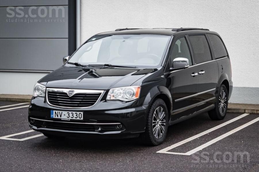 Black Lancia Voyager 2014 in Riga, with an engine capacity of 2.80 L and mileage of 0 thousand km for 9950 €, photo 1 on AUTOMOTO.COM.LV