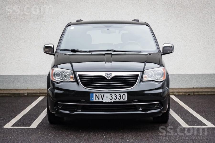 Black Lancia Voyager 2014 in Riga, with an engine capacity of 2.80 L and mileage of 0 thousand km for 9950 €, photo 2 on AUTOMOTO.COM.LV