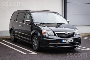 Black Lancia Voyager 2014 in Riga, with an engine capacity of 2.80 L and mileage of 0 thousand km for 9950 €, photo 3 on AUTOMOTO.COM.LV
