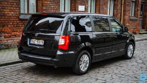Melns Lancia Voyager 2014 Rīga, ar dzinēja tilpumu 2.80 L un nobraukumu 293 tūkst. km par 7450 €, foto 2 vietnē AUTOMOTO.COM.LV