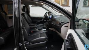 Melns Lancia Voyager 2014 Rīga, ar dzinēja tilpumu 2.80 L un nobraukumu 293 tūkst. km par 7450 €, foto 9 vietnē AUTOMOTO.COM.LV