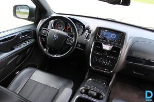 Melns Lancia Voyager 2014 Rīga, ar dzinēja tilpumu 2.80 L un nobraukumu 214 tūkst. km par 9650 €, foto 9 vietnē AUTOMOTO.COM.LV