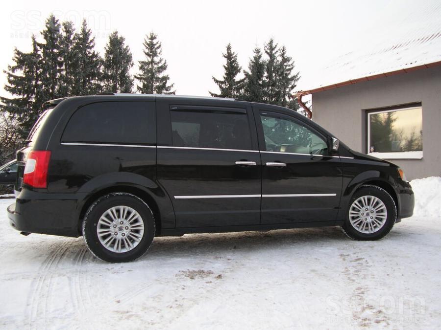 Melns Lancia Voyager 2014 Rīga, ar dzinēja tilpumu 2.80 L un nobraukumu 0 tūkst. km par 10850 €, foto 3 vietnē AUTOMOTO.COM.LV