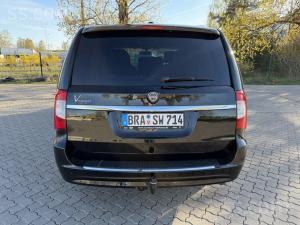 Melns Lancia Voyager 2014 Rīga, ar dzinēja tilpumu 2.80 L un nobraukumu 0 tūkst. km par 8750 €, foto 6 vietnē AUTOMOTO.COM.LV