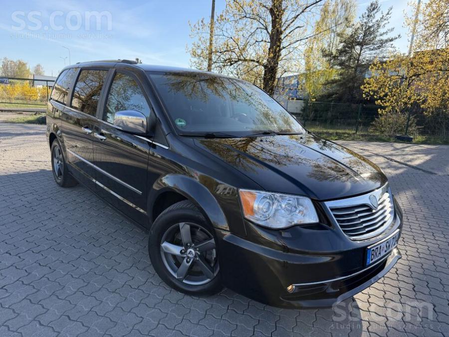 Melns Lancia Voyager 2014 Rīga, ar dzinēja tilpumu 2.80 L un nobraukumu 0 tūkst. km par 8750 €, foto 10 vietnē AUTOMOTO.COM.LV