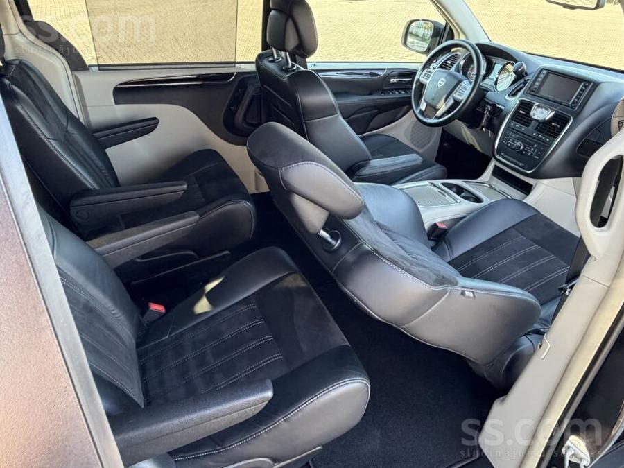 Melns Lancia Voyager 2014 Rīga, ar dzinēja tilpumu 2.80 L un nobraukumu 0 tūkst. km par 8750 €, foto 13 vietnē AUTOMOTO.COM.LV
